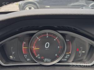 White Volvo V40 2014 in Riga, with an engine capacity of 2.00 L and mileage of 292 thousand km for 5490 €, photo 14 on AUTOMOTO.COM.LV