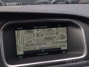 White Volvo V40 2014 in Riga, with an engine capacity of 2.00 L and mileage of 292 thousand km for 5490 €, photo 15 on AUTOMOTO.COM.LV