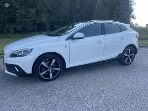 Balts Volvo V40 2015 Kauņa, ar dzinēja tilpumu 1.97 L un nobraukumu 250 tūkst. km par 7750 €, foto 4 vietnē AUTOMOTO.COM.LV