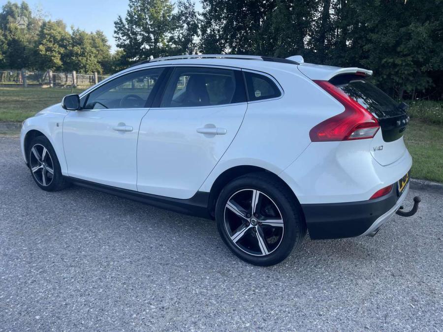 Balts Volvo V40 2015 Kauņa, ar dzinēja tilpumu 1.97 L un nobraukumu 250 tūkst. km par 7750 €, foto 15 vietnē AUTOMOTO.COM.LV