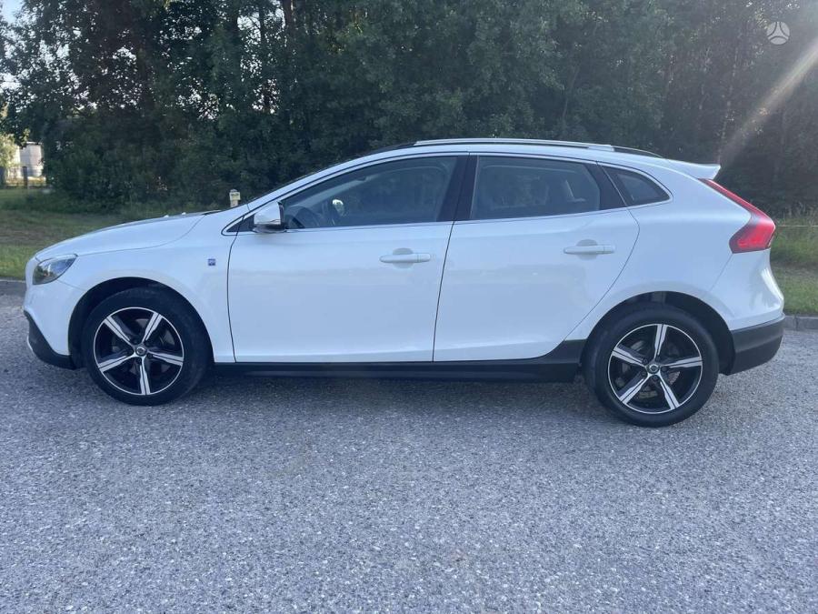 Balts Volvo V40 2015 Kauņa, ar dzinēja tilpumu 1.97 L un nobraukumu 250 tūkst. km par 7750 €, foto 17 vietnē AUTOMOTO.COM.LV