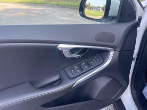 Balts Volvo V40 2015 Kauņa, ar dzinēja tilpumu 1.97 L un nobraukumu 250 tūkst. km par 7750 €, foto 18 vietnē AUTOMOTO.COM.LV
