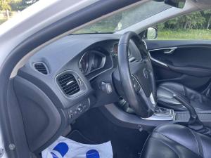 Balts Volvo V40 2015 Kauņa, ar dzinēja tilpumu 1.97 L un nobraukumu 250 tūkst. km par 7750 €, foto 19 vietnē AUTOMOTO.COM.LV