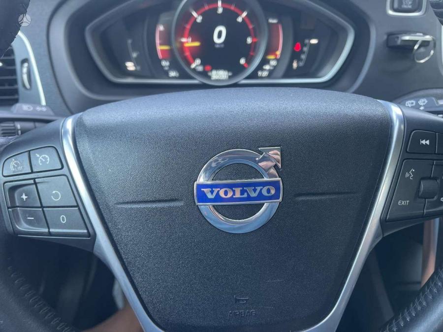 Balts Volvo V40 2015 Kauņa, ar dzinēja tilpumu 1.97 L un nobraukumu 250 tūkst. km par 7750 €, foto 20 vietnē AUTOMOTO.COM.LV