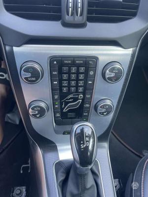 Balts Volvo V40 2015 Kauņa, ar dzinēja tilpumu 1.97 L un nobraukumu 250 tūkst. km par 7750 €, foto 23 vietnē AUTOMOTO.COM.LV