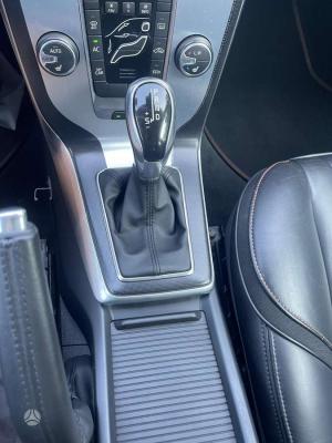 Balts Volvo V40 2015 Kauņa, ar dzinēja tilpumu 1.97 L un nobraukumu 250 tūkst. km par 7750 €, foto 24 vietnē AUTOMOTO.COM.LV