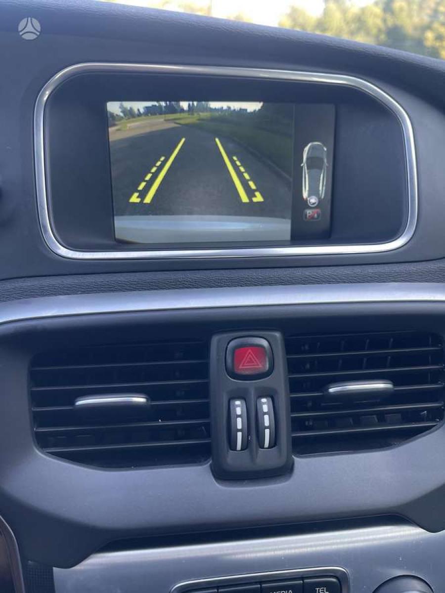 Balts Volvo V40 2015 Kauņa, ar dzinēja tilpumu 1.97 L un nobraukumu 250 tūkst. km par 7750 €, foto 25 vietnē AUTOMOTO.COM.LV