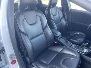 Balts Volvo V40 2015 Kauņa, ar dzinēja tilpumu 1.97 L un nobraukumu 250 tūkst. km par 7750 €, foto 31 vietnē AUTOMOTO.COM.LV