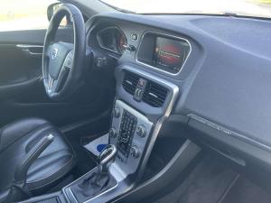 Balts Volvo V40 2015 Kauņa, ar dzinēja tilpumu 1.97 L un nobraukumu 250 tūkst. km par 7750 €, foto 33 vietnē AUTOMOTO.COM.LV
