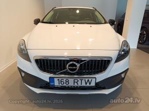 Balts Volvo V40 2018 Tallina, ar dzinēja tilpumu 1.50 L un nobraukumu 62 tūkst. km par 12990 €, foto 4 vietnē AUTOMOTO.COM.LV
