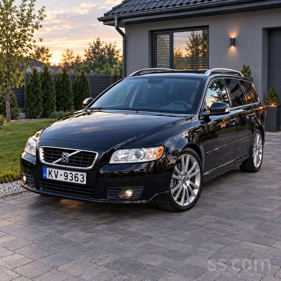 Melns Volvo V50 2009 Rīga, ar dzinēja tilpumu 2.00 L un nobraukumu 342 tūkst. km par 1500 €, foto 1 vietnē AUTOMOTO.COM.LV