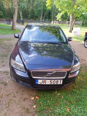 Melns Volvo V50 2005 Valmiera, ar dzinēja tilpumu 2.00 L un nobraukumu 418 tūkst. km par 1100 €, foto  vietnē AUTOMOTO.COM.LV