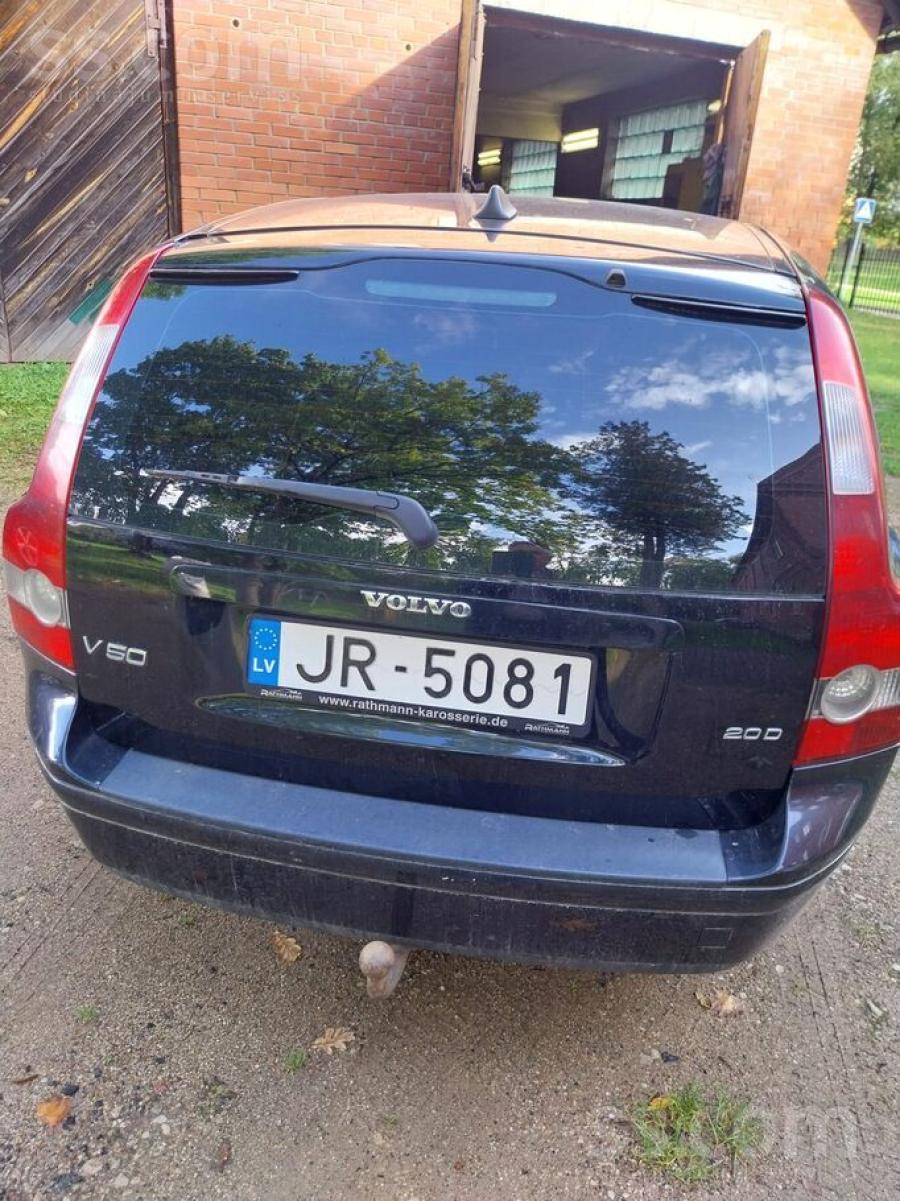 Melns Volvo V50 2005 Valmiera, ar dzinēja tilpumu 2.00 L un nobraukumu 418 tūkst. km par 1100 €, foto 4 vietnē AUTOMOTO.COM.LV