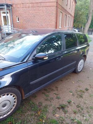 Melns Volvo V50 2005 Valmiera, ar dzinēja tilpumu 2.00 L un nobraukumu 418 tūkst. km par 1100 €, foto 5 vietnē AUTOMOTO.COM.LV