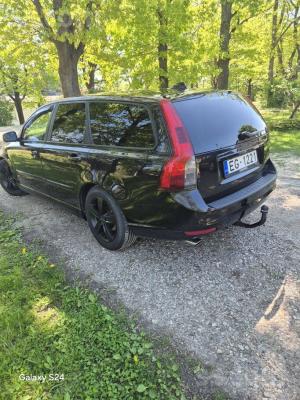 Melns Volvo V50 2008 Jelgava, ar dzinēja tilpumu 2.40 L un nobraukumu 340 tūkst. km par 3000 €, foto 3 vietnē AUTOMOTO.COM.LV