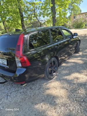 Melns Volvo V50 2008 Jelgava, ar dzinēja tilpumu 2.40 L un nobraukumu 340 tūkst. km par 3000 €, foto 4 vietnē AUTOMOTO.COM.LV
