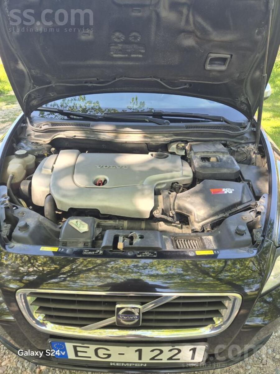 Melns Volvo V50 2008 Jelgava, ar dzinēja tilpumu 2.40 L un nobraukumu 340 tūkst. km par 3000 €, foto 7 vietnē AUTOMOTO.COM.LV
