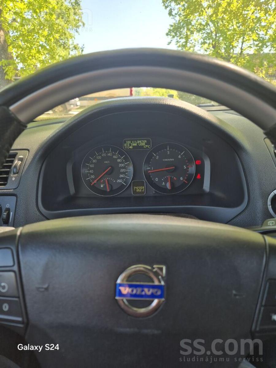 Melns Volvo V50 2008 Jelgava, ar dzinēja tilpumu 2.40 L un nobraukumu 340 tūkst. km par 3000 €, foto 21 vietnē AUTOMOTO.COM.LV