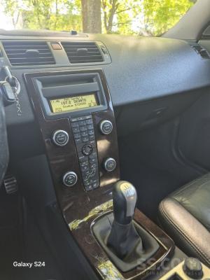 Melns Volvo V50 2008 Jelgava, ar dzinēja tilpumu 2.40 L un nobraukumu 340 tūkst. km par 3000 €, foto 22 vietnē AUTOMOTO.COM.LV