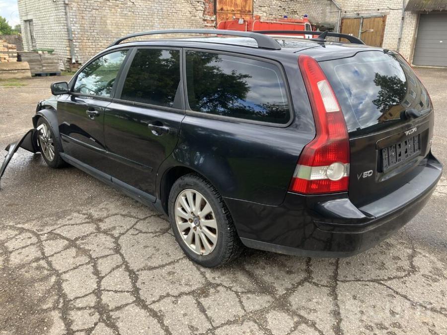 Melns Volvo V50 2004 Rīga, ar dzinēja tilpumu 2.00 L un nobraukumu 315 tūkst. km par 700 €, foto 1 vietnē AUTOMOTO.COM.LV