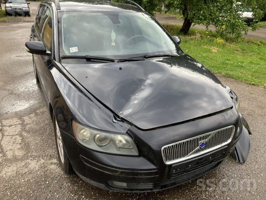 Melns Volvo V50 2004 Rīga, ar dzinēja tilpumu 2.00 L un nobraukumu 315 tūkst. km par 700 €, foto 4 vietnē AUTOMOTO.COM.LV