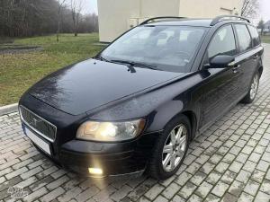 Melns Volvo V50 2004 Kauņa, ar dzinēja tilpumu 2.00 L un nobraukumu 48 tūkst. km par 1399 €, foto  vietnē AUTOMOTO.COM.LV