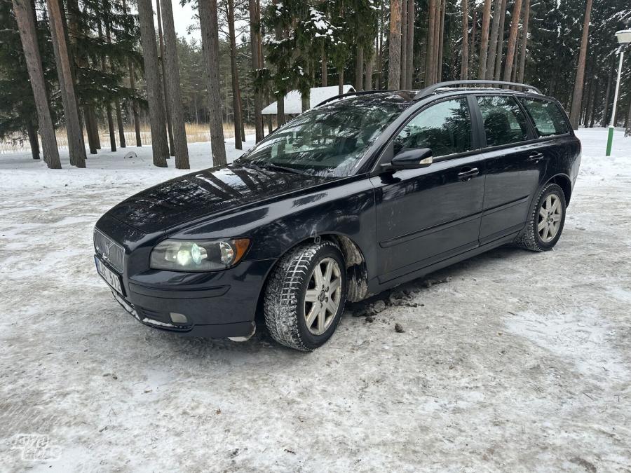 Black Volvo V50 2004 in Skuodas, with an engine capacity of 2.00 L and mileage of 304 thousand km for 1500 €, photo 7 on AUTOMOTO.COM.LV