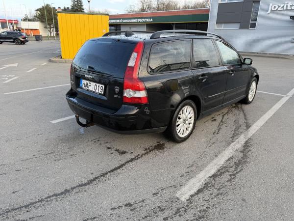 Black Volvo V50 2004 in Klaipeda, with an engine capacity of 2.00 L and mileage of 287 thousand km for 1600 €, photo 5 on AUTOMOTO.COM.LV