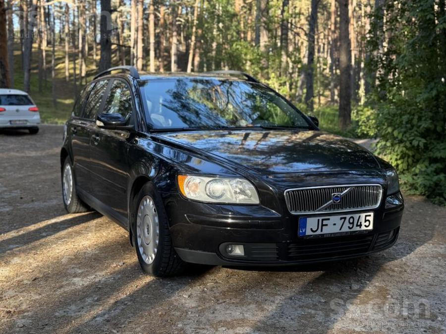 Черный Вольво В50 2004 в Рига, объемом двигателя 2.00 л и пробегом 311 тыс. км за 1590 €, фото 3 на AUTOMOTO.COM.LV