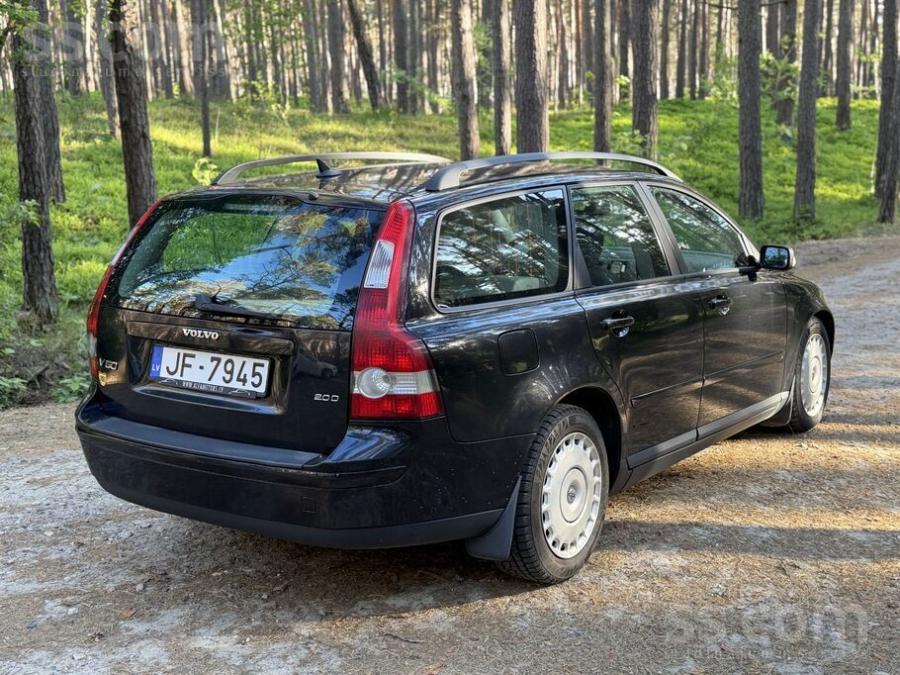 Черный Вольво В50 2004 в Рига, объемом двигателя 2.00 л и пробегом 311 тыс. км за 1590 €, фото 4 на AUTOMOTO.COM.LV