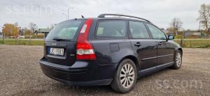 Black Volvo V50 2004 in Daugavpils, with an engine capacity of 2.00 L and mileage of 255 thousand km for 1999 €, photo 6 on AUTOMOTO.COM.LV