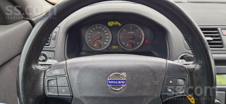 Black Volvo V50 2004 in Daugavpils, with an engine capacity of 2.00 L and mileage of 255 thousand km for 1999 €, photo 13 on AUTOMOTO.COM.LV