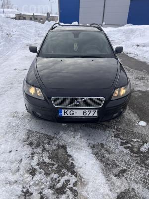 Черный Вольво В50 2004 в Резекне, объемом двигателя 2.00 л и пробегом 269 тыс. км за 1750 €, фото 4 на AUTOMOTO.COM.LV