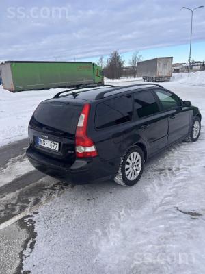 Черный Вольво В50 2004 в Резекне, объемом двигателя 2.00 л и пробегом 269 тыс. км за 1750 €, фото 5 на AUTOMOTO.COM.LV