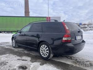 Черный Вольво В50 2004 в Резекне, объемом двигателя 2.00 л и пробегом 269 тыс. км за 1750 €, фото 9 на AUTOMOTO.COM.LV