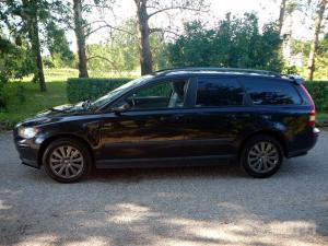 Black Volvo V50 2004 in Cesis, with an engine capacity of 2.00 L and mileage of 279 thousand km for 1750 €, photo 7 on AUTOMOTO.COM.LV
