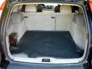 Black Volvo V50 2004 in Cesis, with an engine capacity of 2.00 L and mileage of 279 thousand km for 1750 €, photo 10 on AUTOMOTO.COM.LV