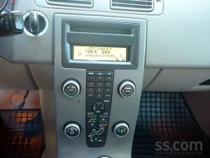 Black Volvo V50 2004 in Cesis, with an engine capacity of 2.00 L and mileage of 279 thousand km for 1750 €, photo 13 on AUTOMOTO.COM.LV
