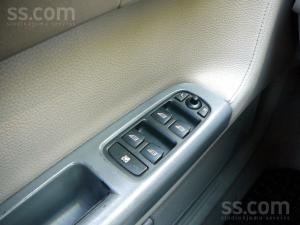 Black Volvo V50 2004 in Cesis, with an engine capacity of 2.00 L and mileage of 279 thousand km for 1750 €, photo 15 on AUTOMOTO.COM.LV