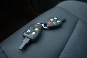 Melns Volvo V50 2004 Liepāja, ar dzinēja tilpumu 2.00 L un nobraukumu 333 tūkst. km par 3250 €, foto 18 vietnē AUTOMOTO.COM.LV