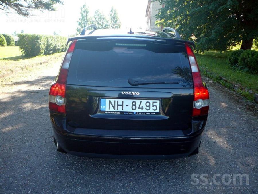 Черный Вольво В50 2004 в Цесис, объемом двигателя 2.00 л и пробегом 0 тыс. км за 1690 €, фото 7 на AUTOMOTO.COM.LV