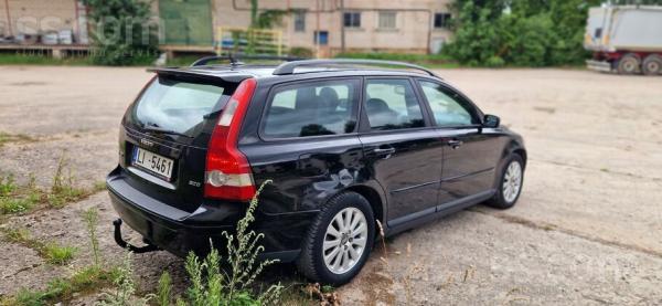 Black Volvo V50 2004 in Talsi, with an engine capacity of 2.00 L and mileage of 320 thousand km for 950 €, photo 4 on AUTOMOTO.COM.LV