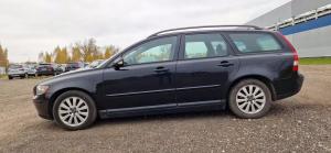 Черный Вольво В50 2004 в Даугавпилс, объемом двигателя 2.00 л и пробегом 255 тыс. км за 1999 €, фото 3 на AUTOMOTO.COM.LV