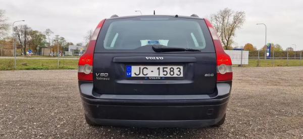 Melns Volvo V50 2004 Daugavpils, ar dzinēja tilpumu 2.00 L un nobraukumu 255 tūkst. km par 1999 €, foto 4 vietnē AUTOMOTO.COM.LV