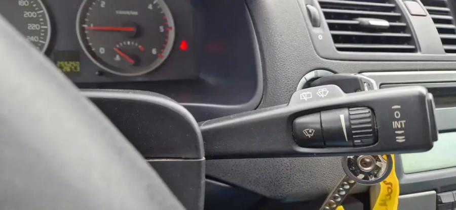 Черный Вольво В50 2004 в Даугавпилс, объемом двигателя 2.00 л и пробегом 255 тыс. км за 1999 €, фото 15 на AUTOMOTO.COM.LV