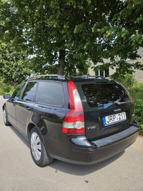 Black Volvo V50 2004 in Telschi, with an engine capacity of 2.00 L and mileage of 311 thousand km for 950 €, photo 4 on AUTOMOTO.COM.LV