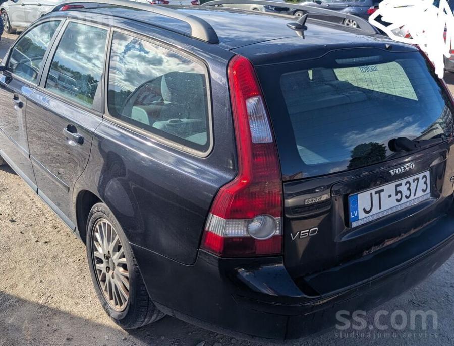 Melns Volvo V50 2004 Rīga, ar dzinēja tilpumu 2.00 L un nobraukumu 337 tūkst. km par 500 €, foto 5 vietnē AUTOMOTO.COM.LV