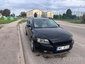 Black Volvo V50 2004 in Daugavpils, with an engine capacity of 2.00 L and mileage of 502 thousand km for 1050 €, photo  on AUTOMOTO.COM.LV