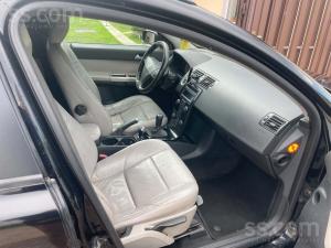 Black Volvo V50 2004 in Daugavpils, with an engine capacity of 2.00 L and mileage of 502 thousand km for 1050 €, photo 6 on AUTOMOTO.COM.LV