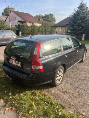 Melns Volvo V50 2004 Rīga, ar dzinēja tilpumu 2.00 L un nobraukumu 390 tūkst. km par 1000 €, foto 5 vietnē AUTOMOTO.COM.LV